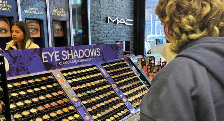 The Eyes Have It: The Benchmarking Company Studies Eye Makeup in Color ...