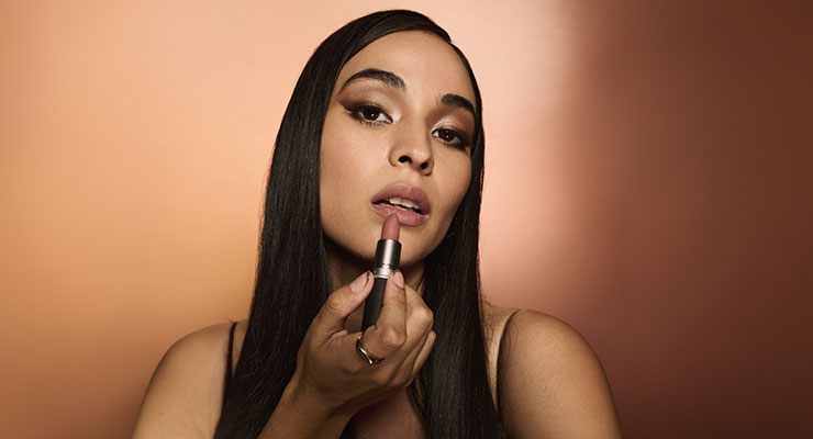 Velvet Teddy Lipcolor & Eyeliner Trending at MAC Cosmetics | Happi